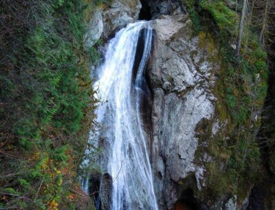 Twin Falls Hike: Stunning Waterfall close to Seattle – Top Left Adventures