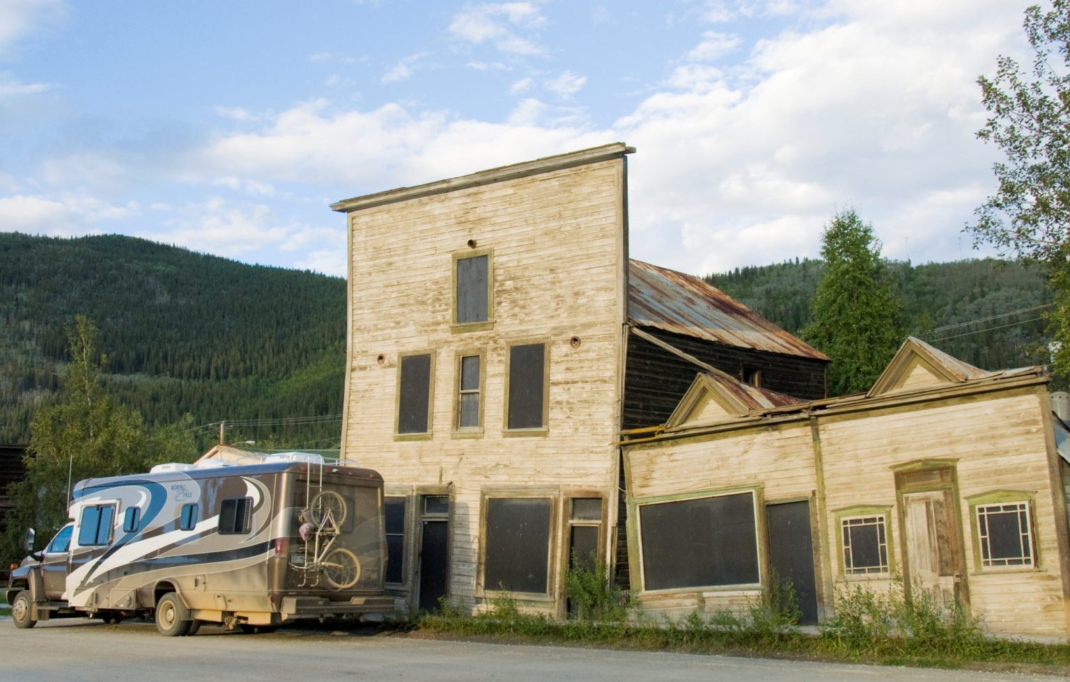 12 Fascinating Things to do in Dawson City, Yukon - Ordinary Adventures