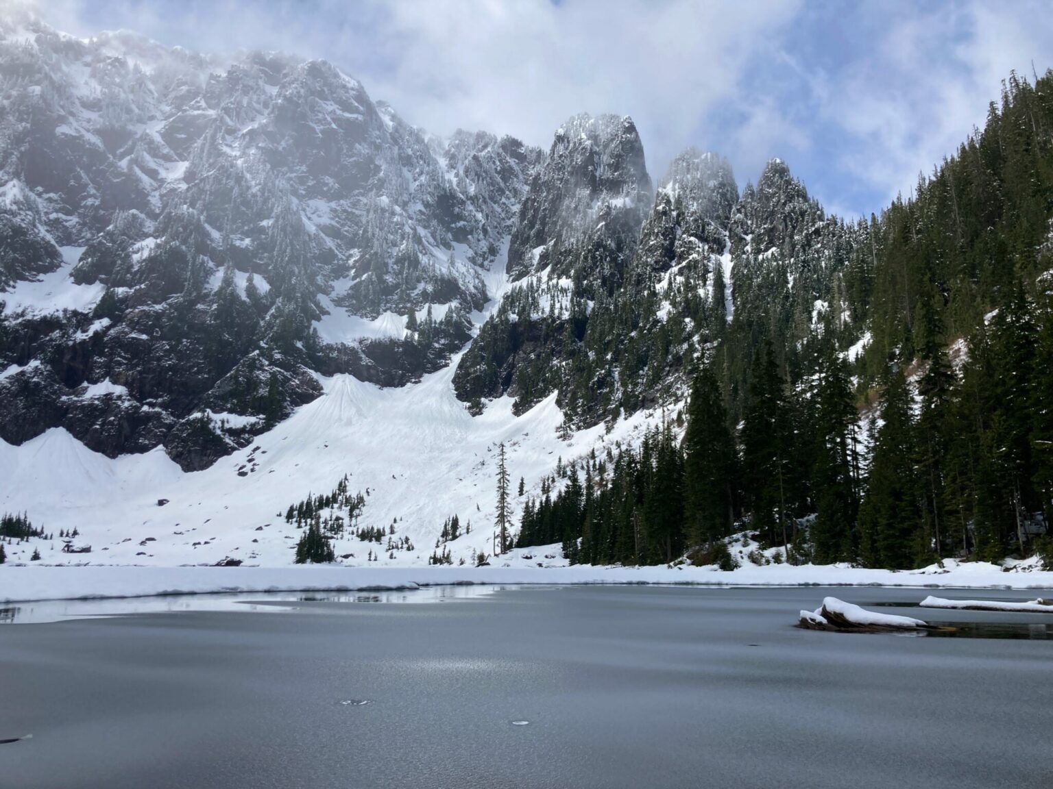Lake 22 Hike: Busy and Worth It – Top Left Adventures