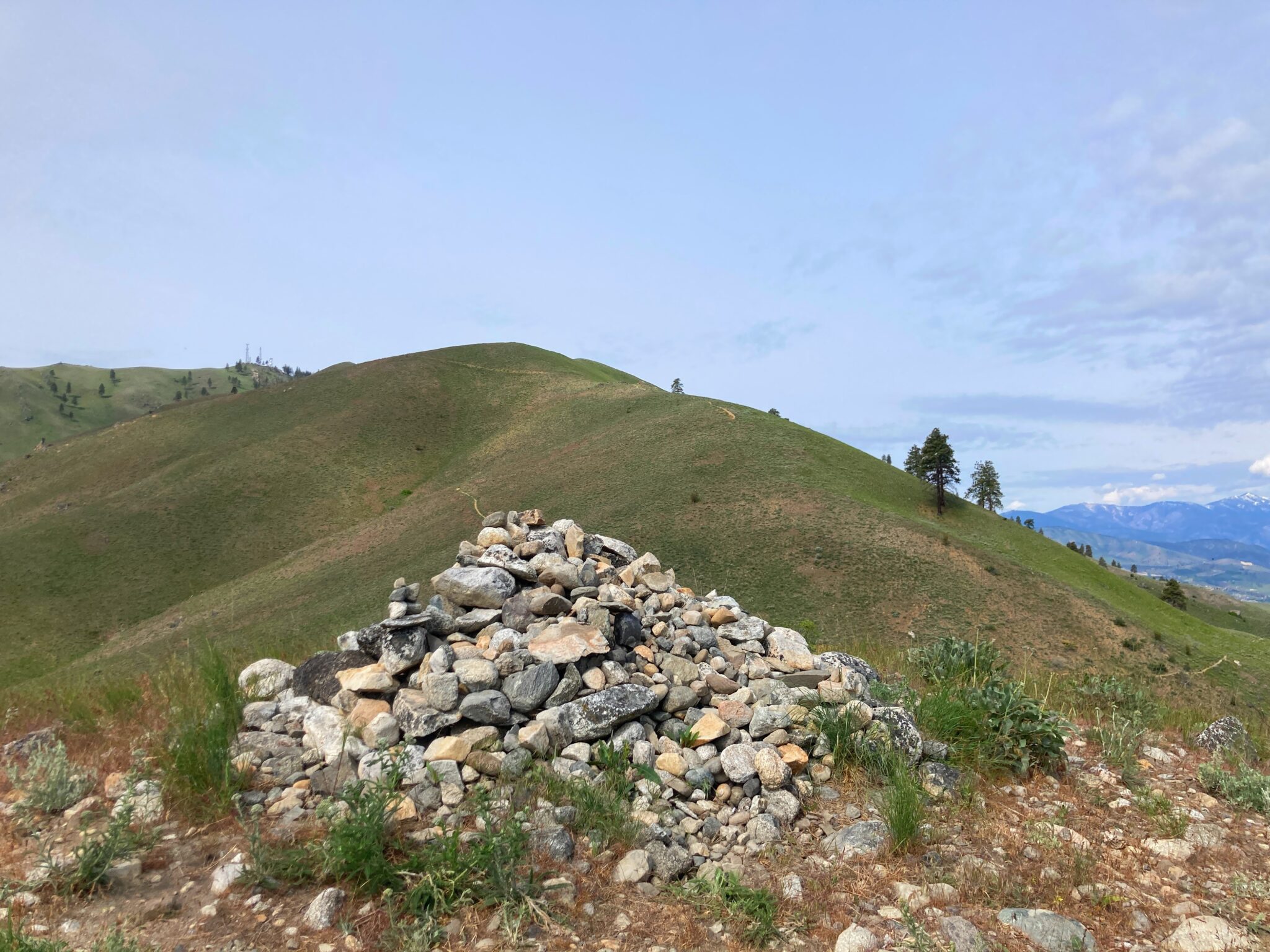 Hiking to Elephant Head on the Chelan Butte Trail – Top Left Adventures