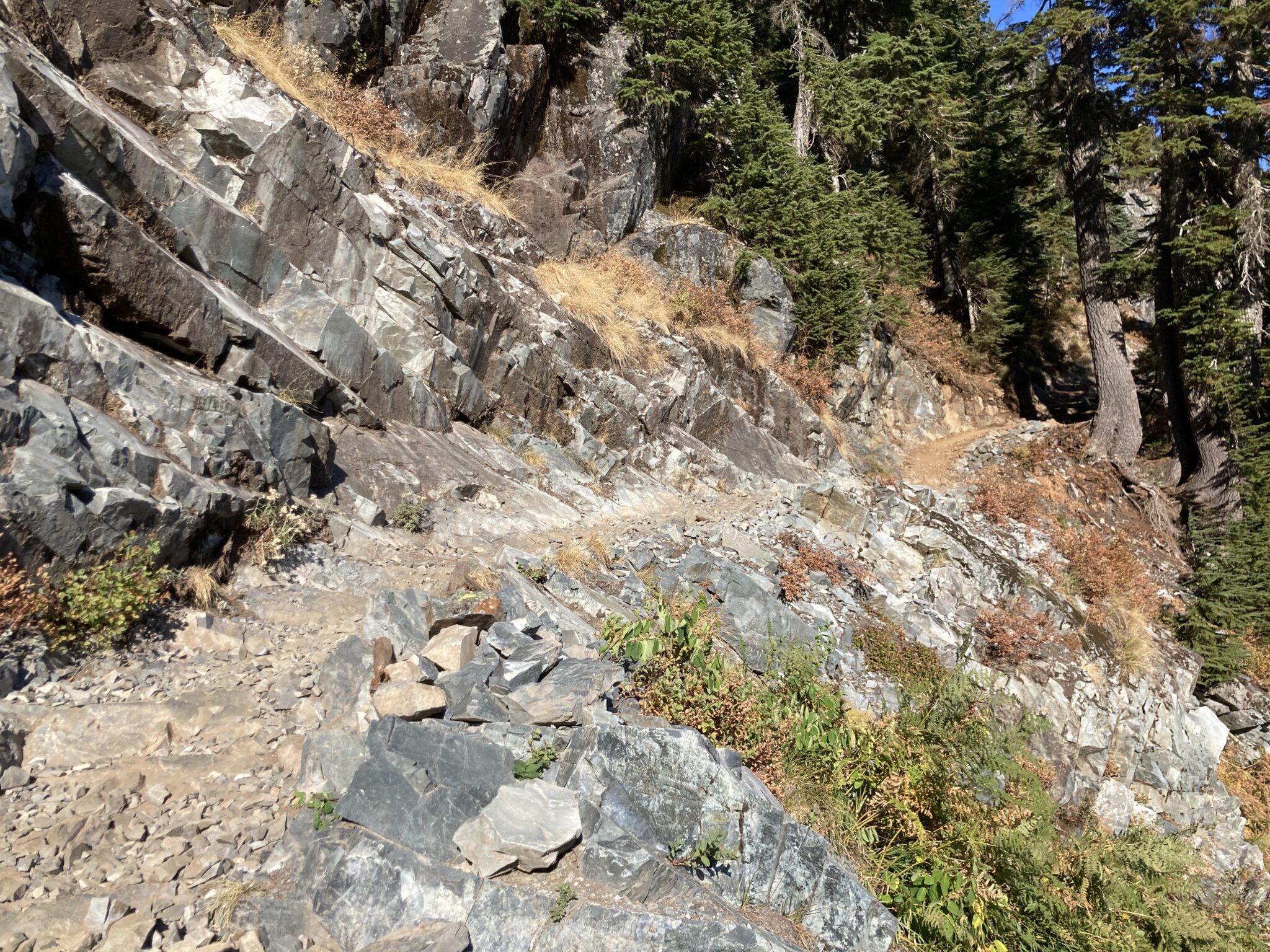 Snow Lake Hike at Snoqualmie Pass – Top Left Adventures